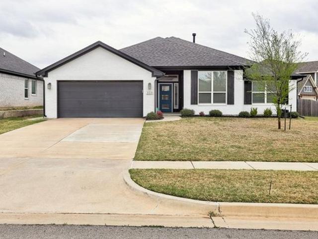 2221 NW 179th St, Edmond, OK 73012