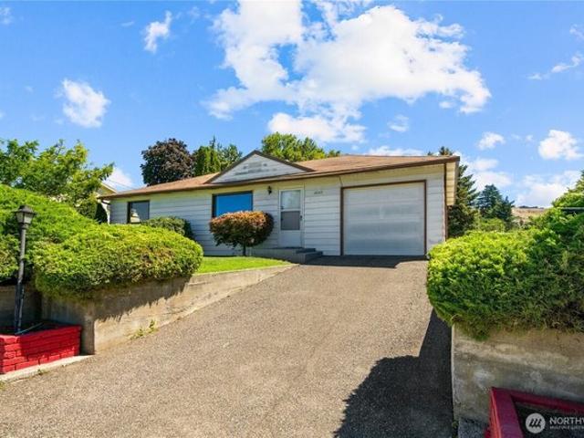 2221 N Ashland Ave, East Wenatchee, WA 98802
