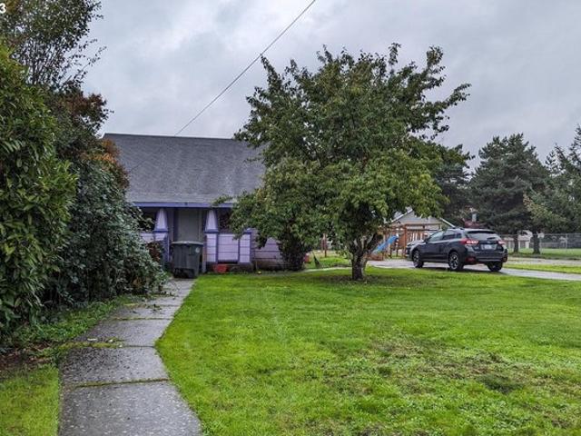 2221 NE 9th Ave, Hillsboro, OR 97124