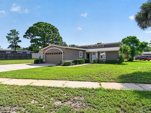 2221 Alexander Dr, Titusville, FL 32796
