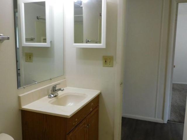 2221 Ballard Rd 2 Bedroom Apartment for Rent at 2221 N Ballard Rd, Appleton, WI 54911