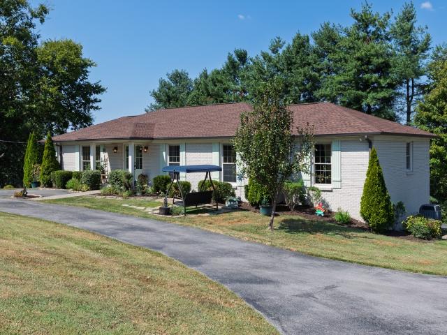 2221 Castlewood Dr