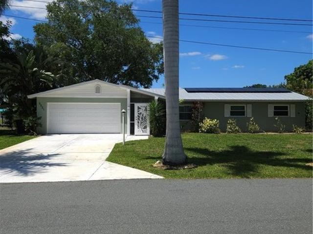 2221 Cape Way, North Fort Myers, FL 33917