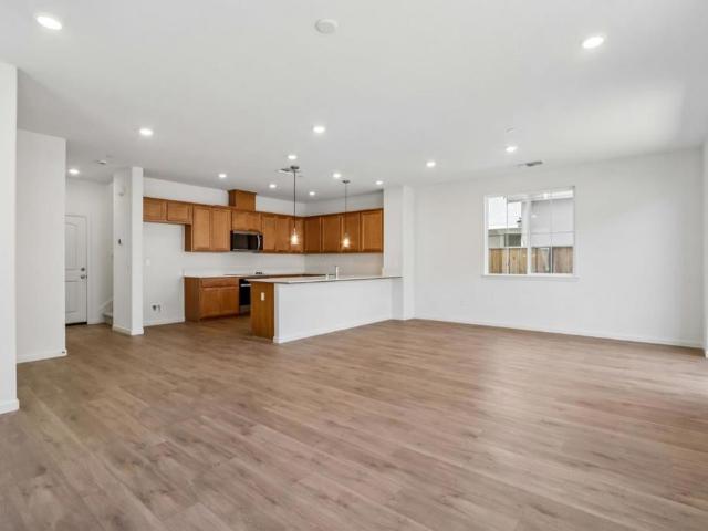 2221 Daisy Drive