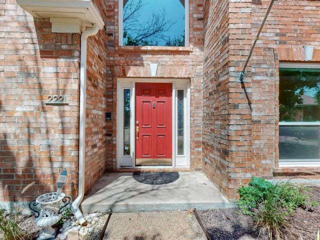 2221 Everglade Court