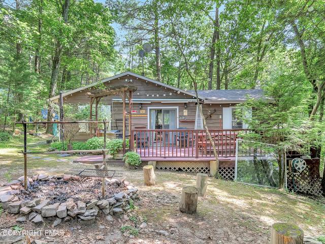 2221 Fernway Drive