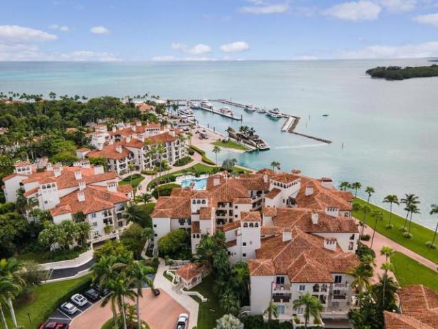 2221 Fisher Island Dr #3201 Miami Beach, FL 33109