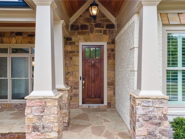 2221 Gentry Lane