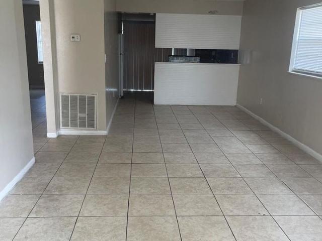 2221 Leo 2 Bedroom Apartment for Rent at 2221 Leo Dr, Auburndale, FL 33823