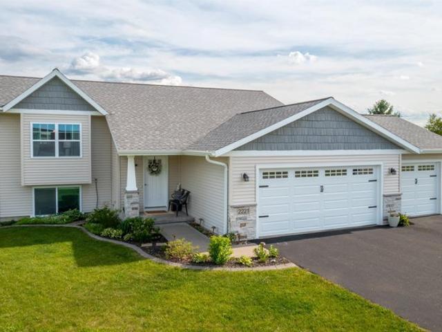 2221 Pond View Pl, Kronenwetter, WI 54455