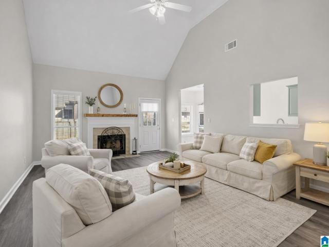 2221 Rushton Lane