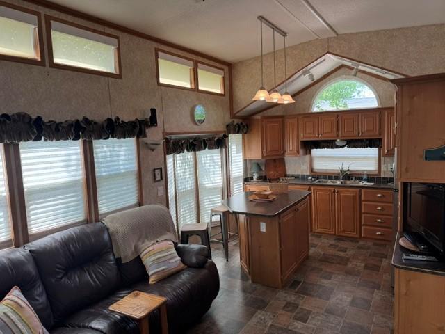 2221 Reubens #22 Lane SW
