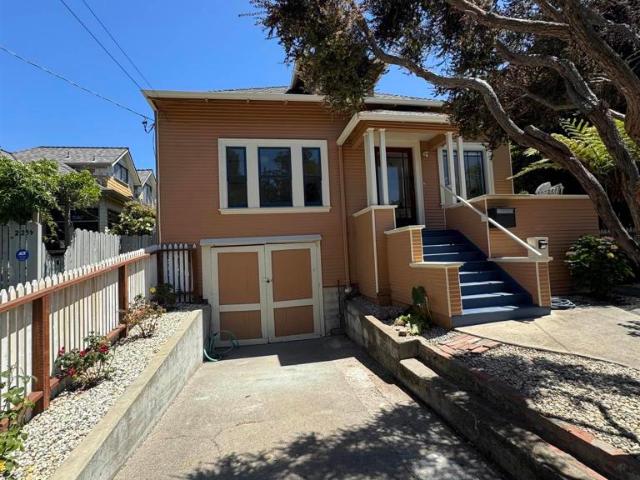 2221 Roosevelt