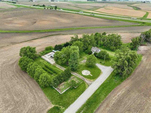 2221 S Ave, Williamsburg, IA 52361