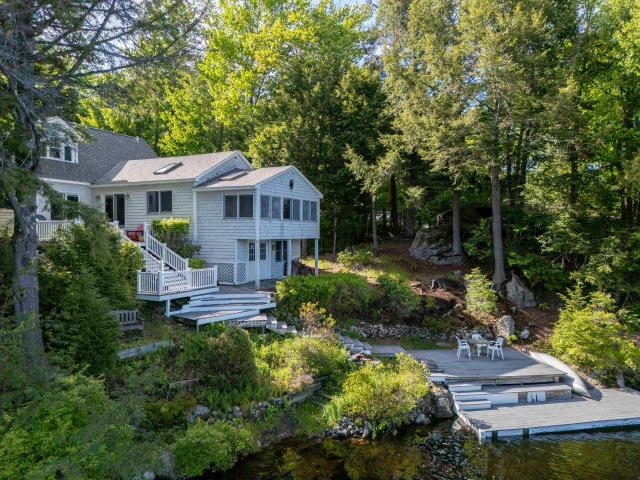 2221 Valley Road