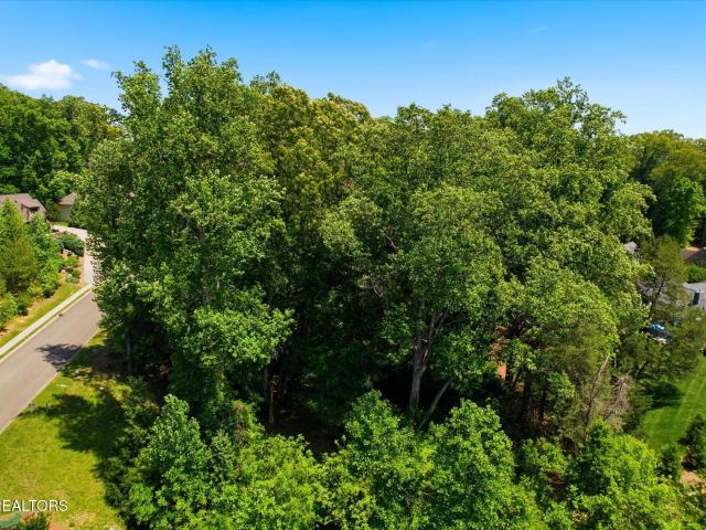 2221 Viewcrest Lane