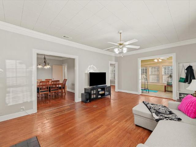 2221 Walnut Street