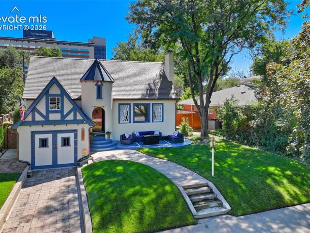 2221 Wood Avenue