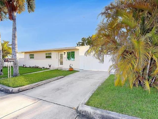 22220 112th Ave SW, Miami, FL 33170