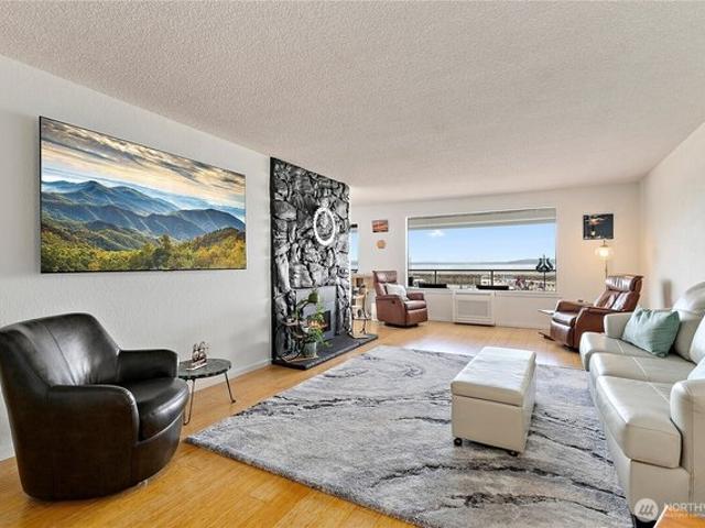 22222 Dock Ave S Apt 2B, Des Moines, WA 98198