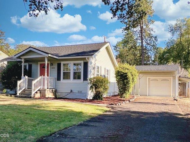 2222 Aloha Ave, Medford, OR 97504