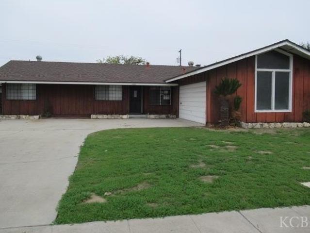 2222 Barbara St, Selma, CA 93662