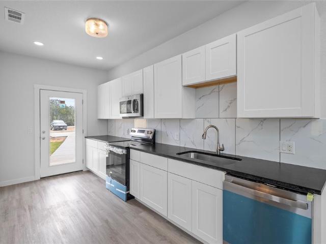 2222 Cedarwood Trail