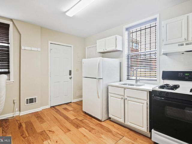 2222 Gough Street # B