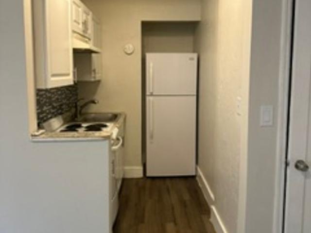 2222 Van Buren LLC