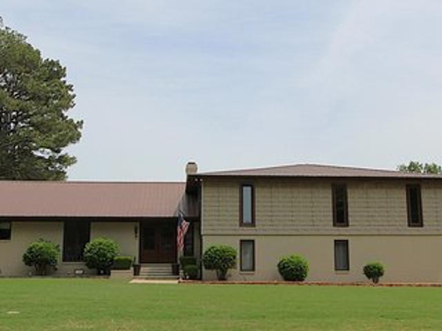 2222 Wedgewood Dr, Union City, TN 38261