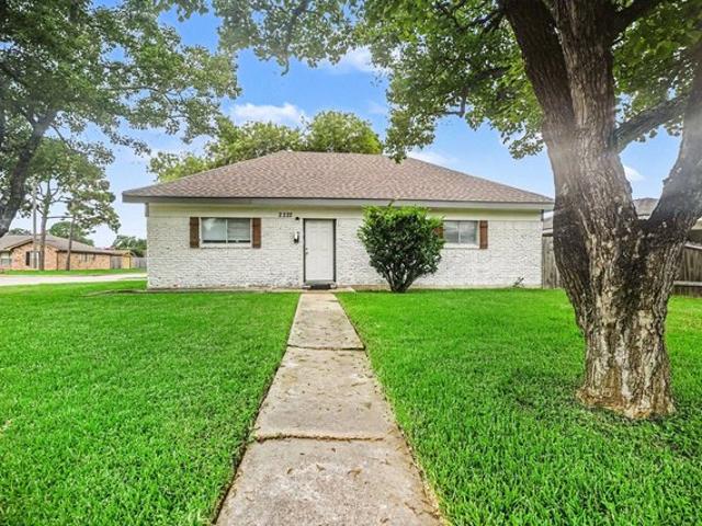 2222 20th Ave N, Texas City, TX 77590