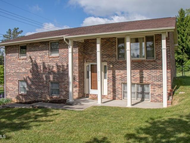 22234 Pinebrook Dr, Bristol, VA 24202