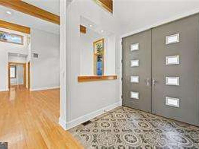 2223 Meadowvale Drive NE