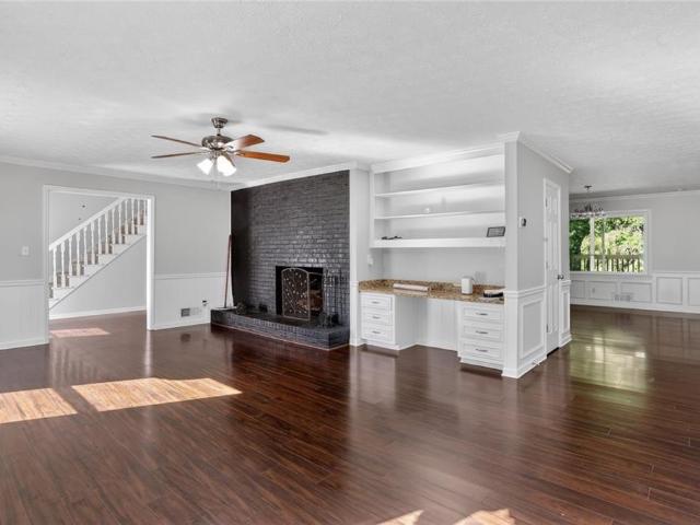 2223 Angela Drive SW
