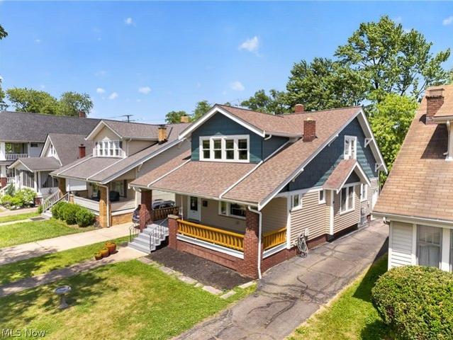2223 Carabel Ave, Lakewood, OH 44107