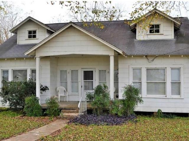 2223 County Rd 107, 2 beds, 1 full bath