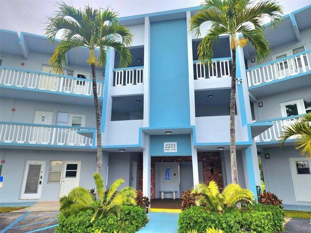 2223 Park Ln Apt 105, Hollywood, FL 33021