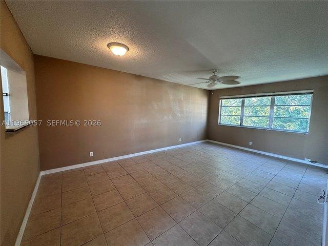 2223 Park Ln Apt 304, Hollywood, FL 33021
