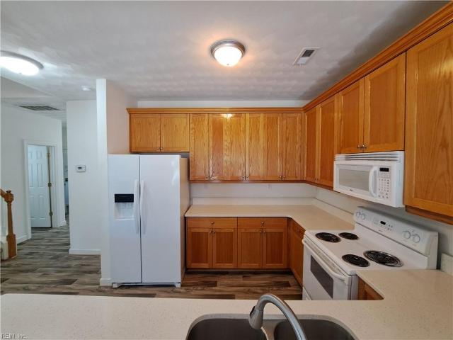 2223 Potters RD