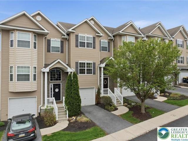 2223 Rising Hill Rd, Whitehall, PA 18052