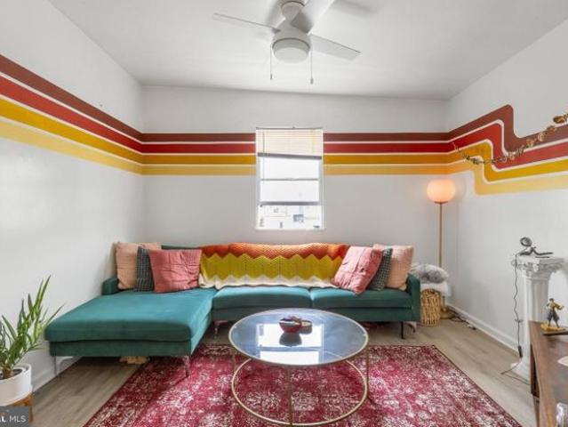 2223 S 15th St #3, Philadelphia, PA 19145