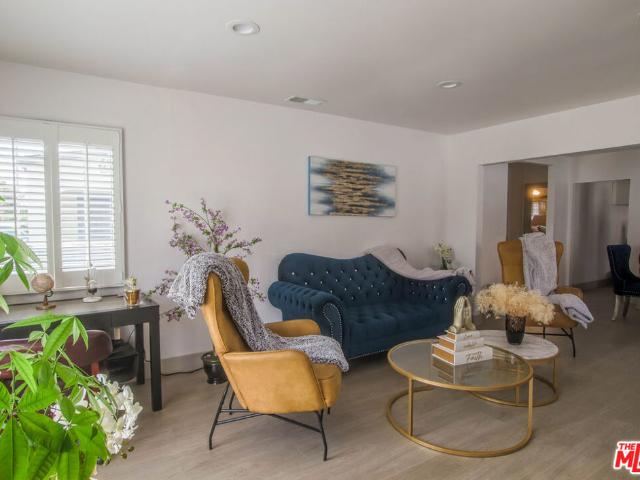 2223 W 78th Place