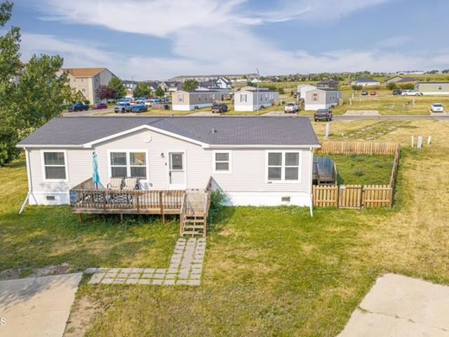 2223 33rd Ter, Williston, ND 58801