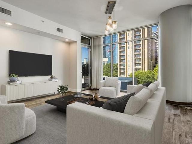 222 12th St NE #902, Atlanta, GA 30309