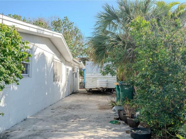 222 1st St, Bonita Springs, US, FL