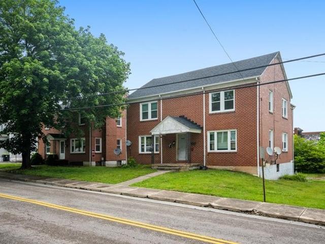 222 230 Randolph Ave, Pulaski, VA 24301