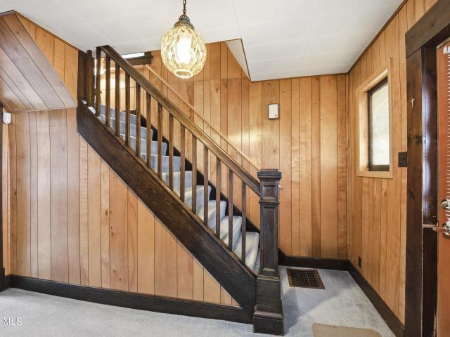222 6th Avenue