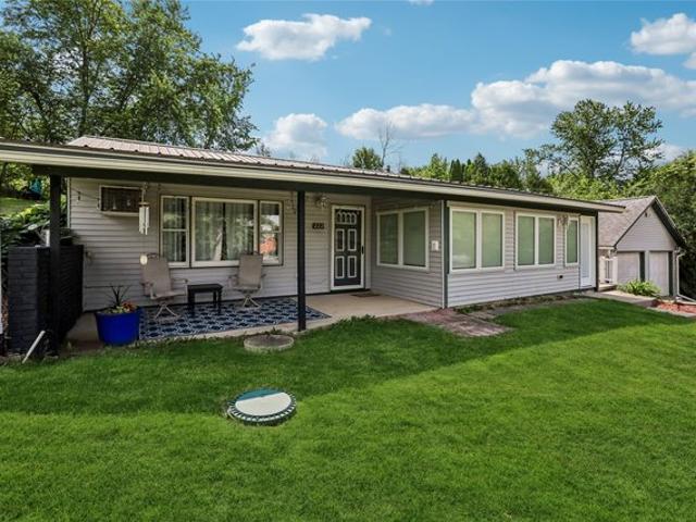 222 Cottage Ln, Montezuma, IA 50171