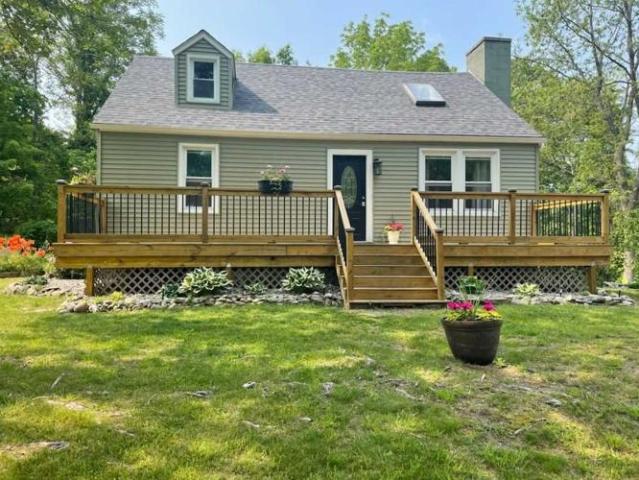 222 Cardinal Rd, Hyde Park, NY 12538
