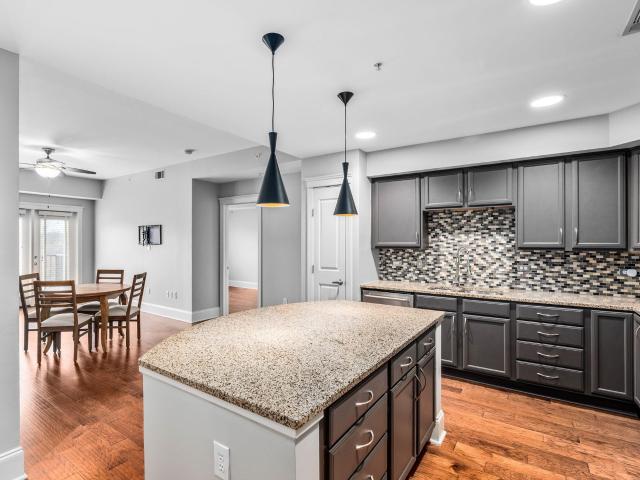 222 Glenwood Avenue 607